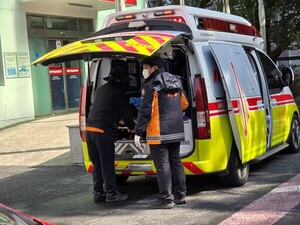 서귀포 대정여고 인근 오르막길서 전동휠체어 뒤로 '꽈당'…2명 병원이송